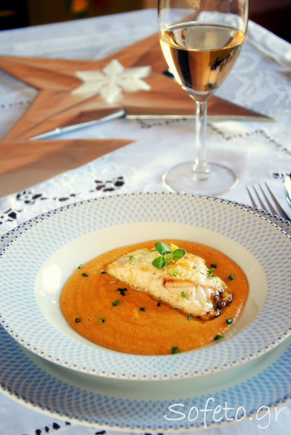 Φιλέτο σφυρίδας στο φούρνο με βελουτέ σούπα από κόκκινες φακές και ...